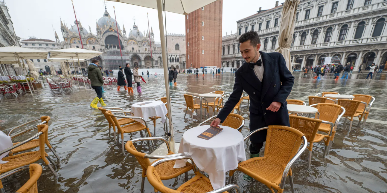 Is Venice Really Sinking? A Guide for Visitors - Vidal Venice Tours